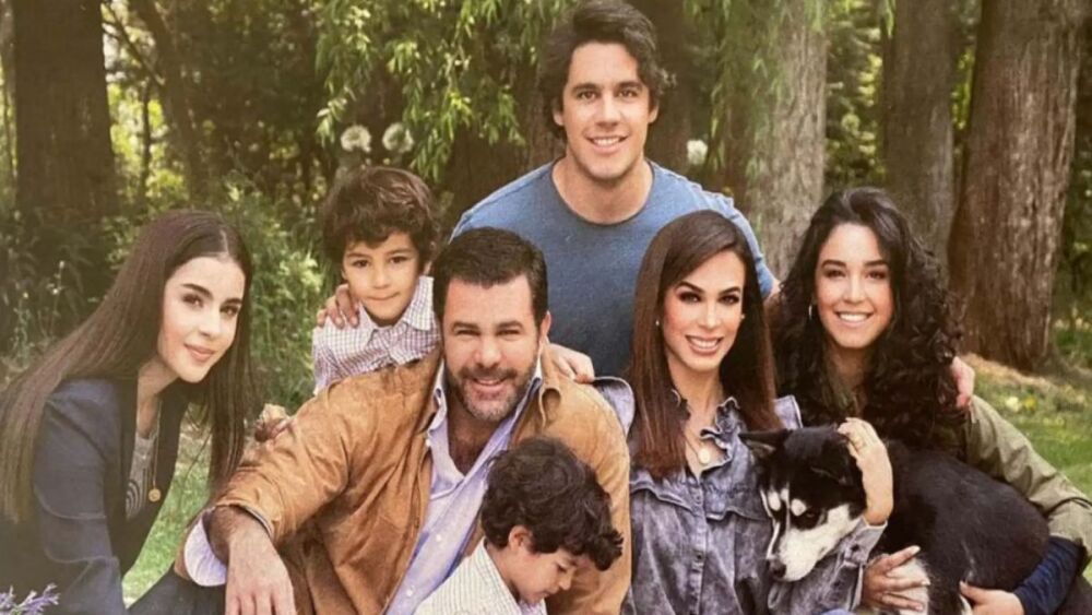 Hijos de Eduardo Capetillo: Quiénes Son y a Qué Se Dedican - Blog Plaza ...